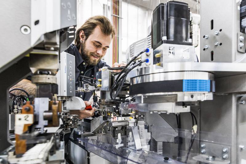 Komax strengthens position in USA | News | Wirtschaftsförderung Luzern